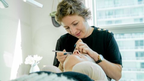 Professional Eyelash Extensions Studio in Miami | Gold Lashes